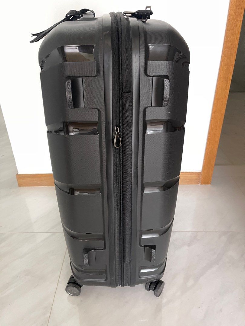Samsonite outline pro spinner - Large, Hobbies & Toys, Travel, Luggage ...