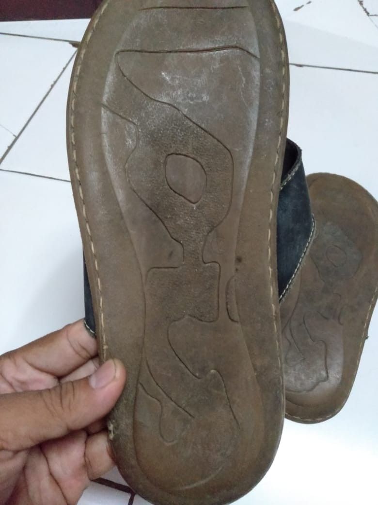 Sandal Pria lois original, Fesyen Pria, Sepatu , Sandal di Carousell