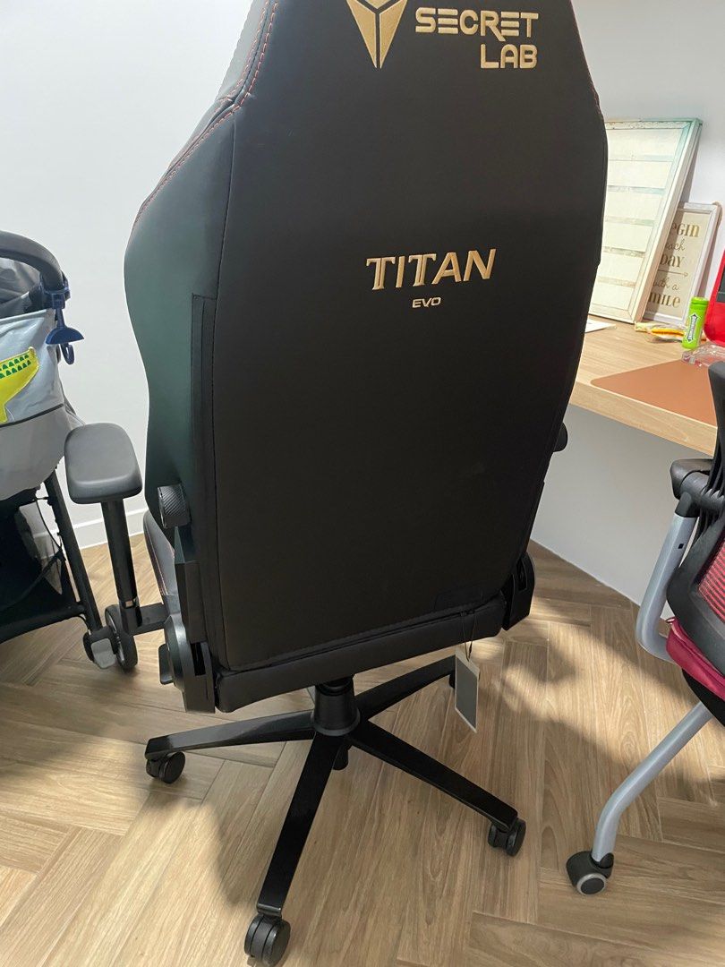 Secret Lab Titan Chair, Furniture & Home Living, Furniture, Chairs on ...