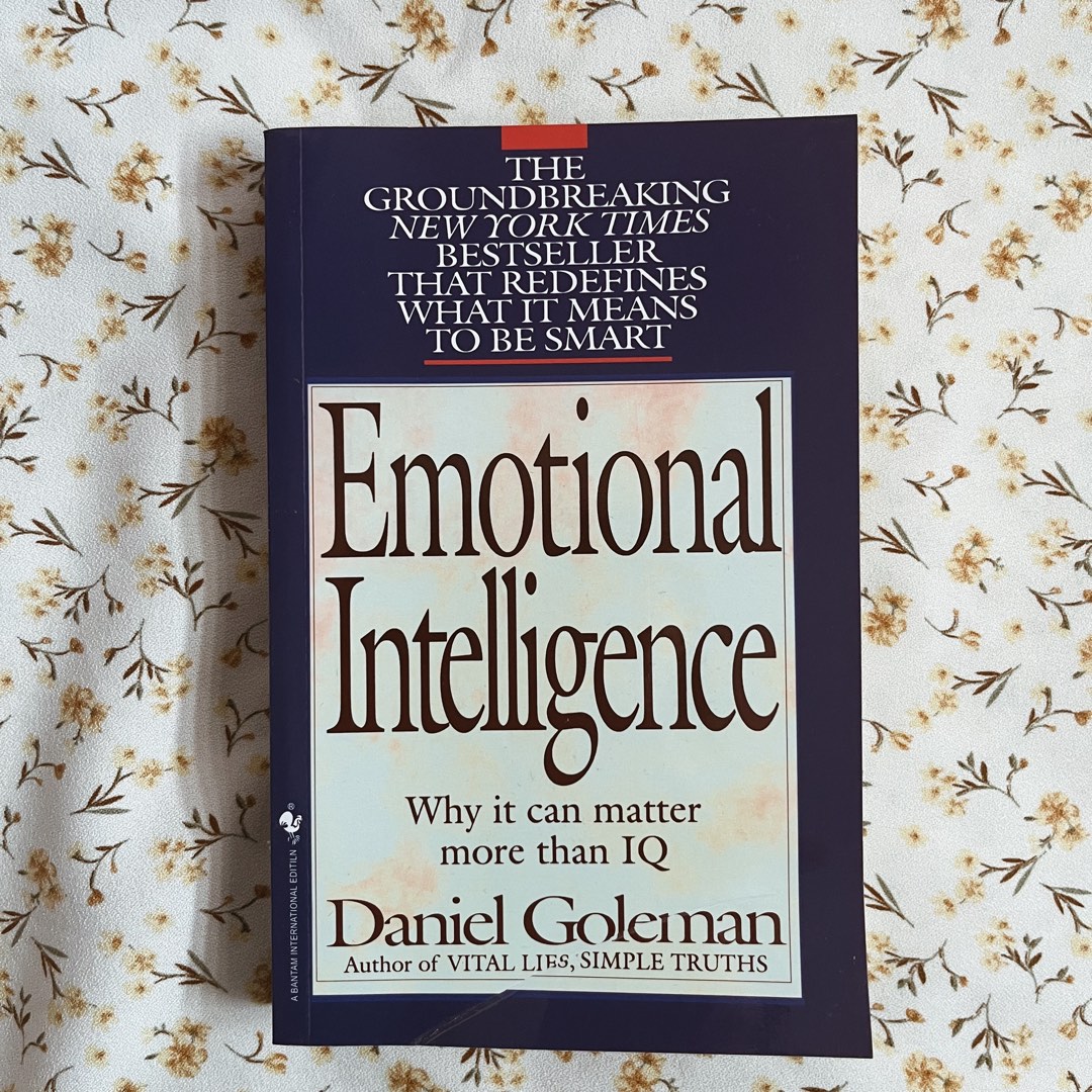 Self help / Psychology book: Emotional Intelligence by Daniel Goleman ...