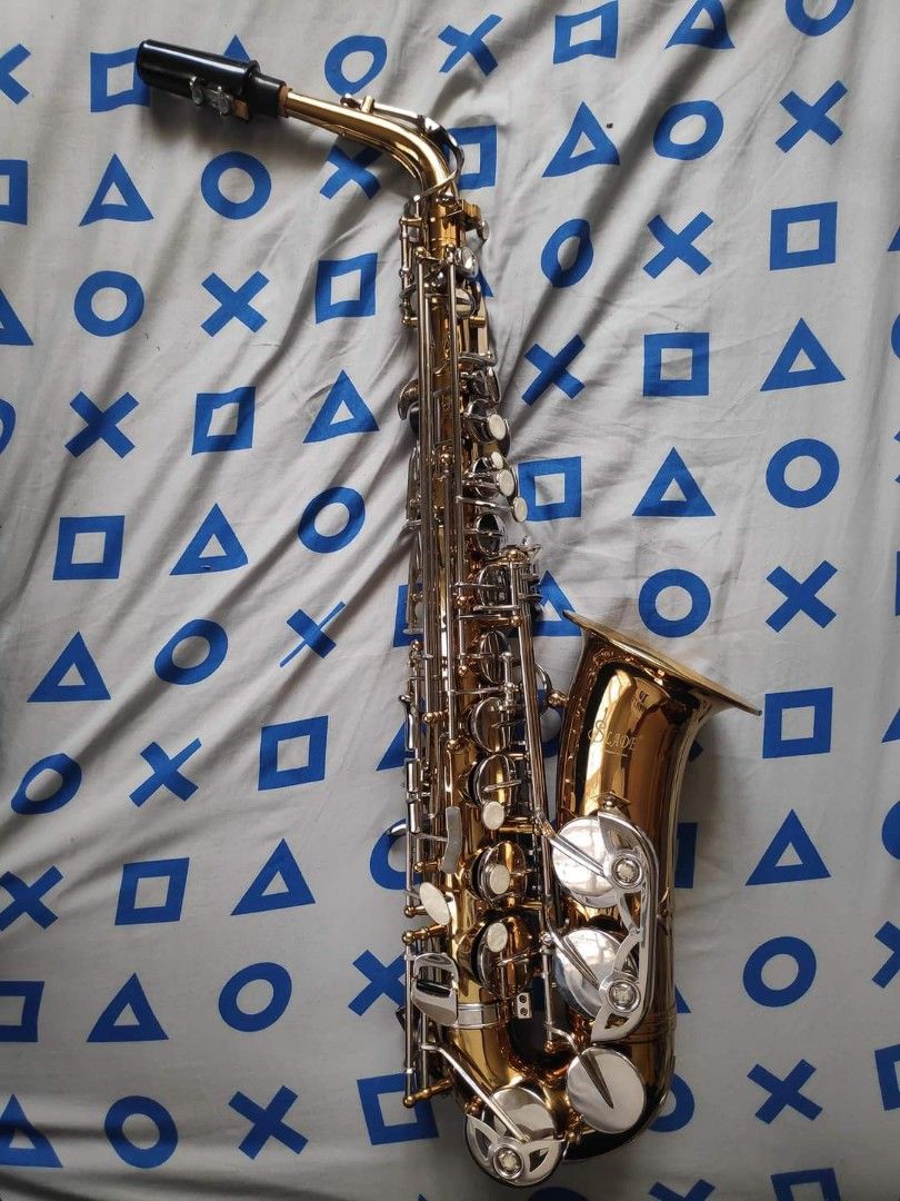 Slade Alto Saxophone with Bag, Hobbies & Toys, Music & Media, Musical ...