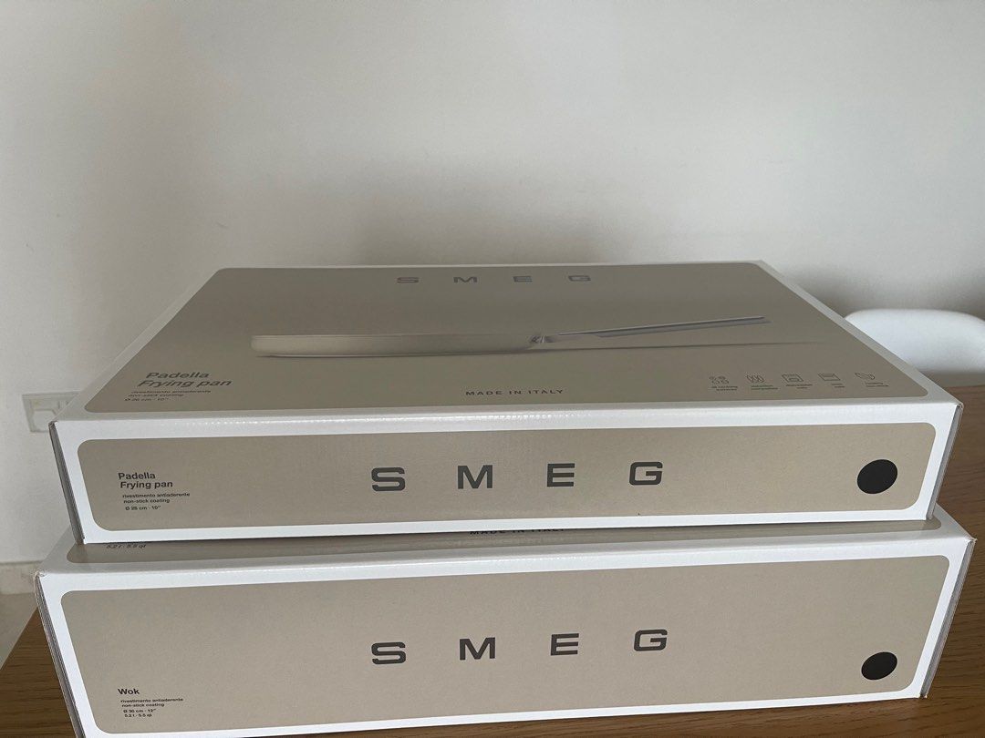 Smeg Wok and Frying Pan (Black), Furniture & Home Living, Kitchenware ...