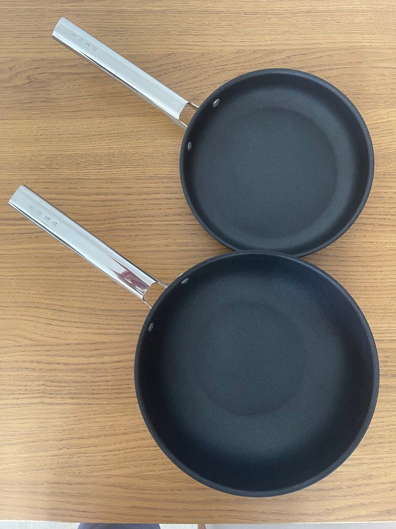 Smeg Wok and Frying Pan (Black), Furniture & Home Living, Kitchenware ...