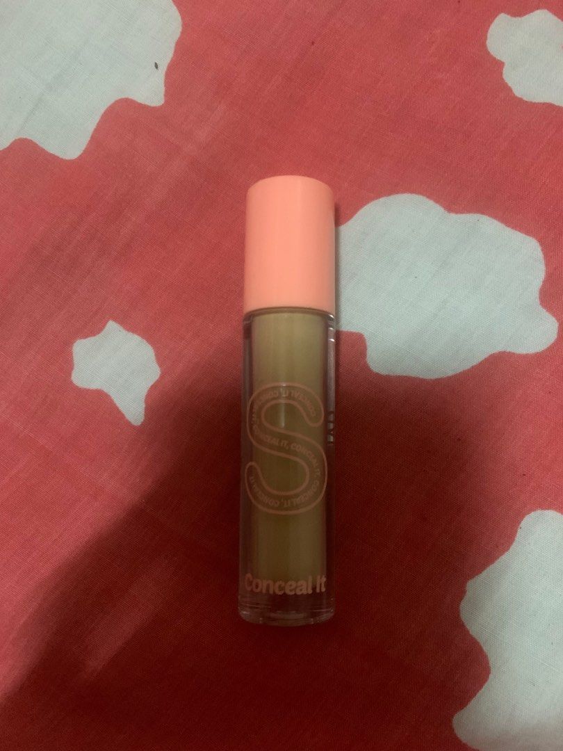 Squad Concealer CM3, Beauty & Personal Care, Face, Makeup on Carousell