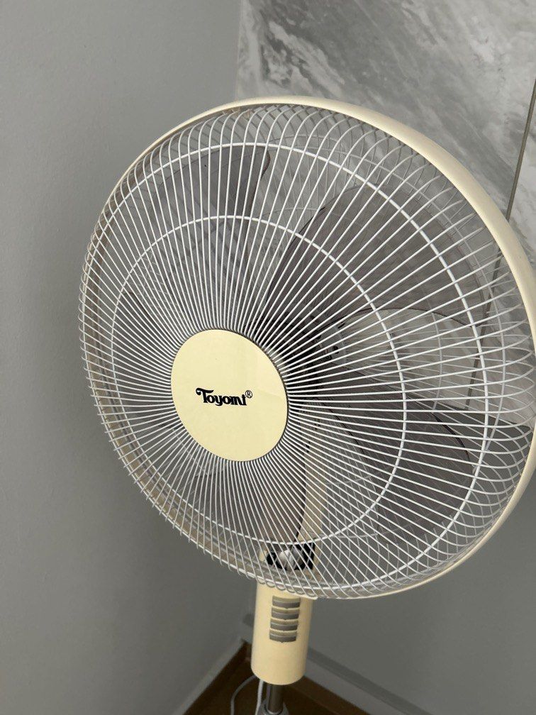 Toyomi standing fan, Furniture & Home Living, Lighting & Fans, Fans on ...