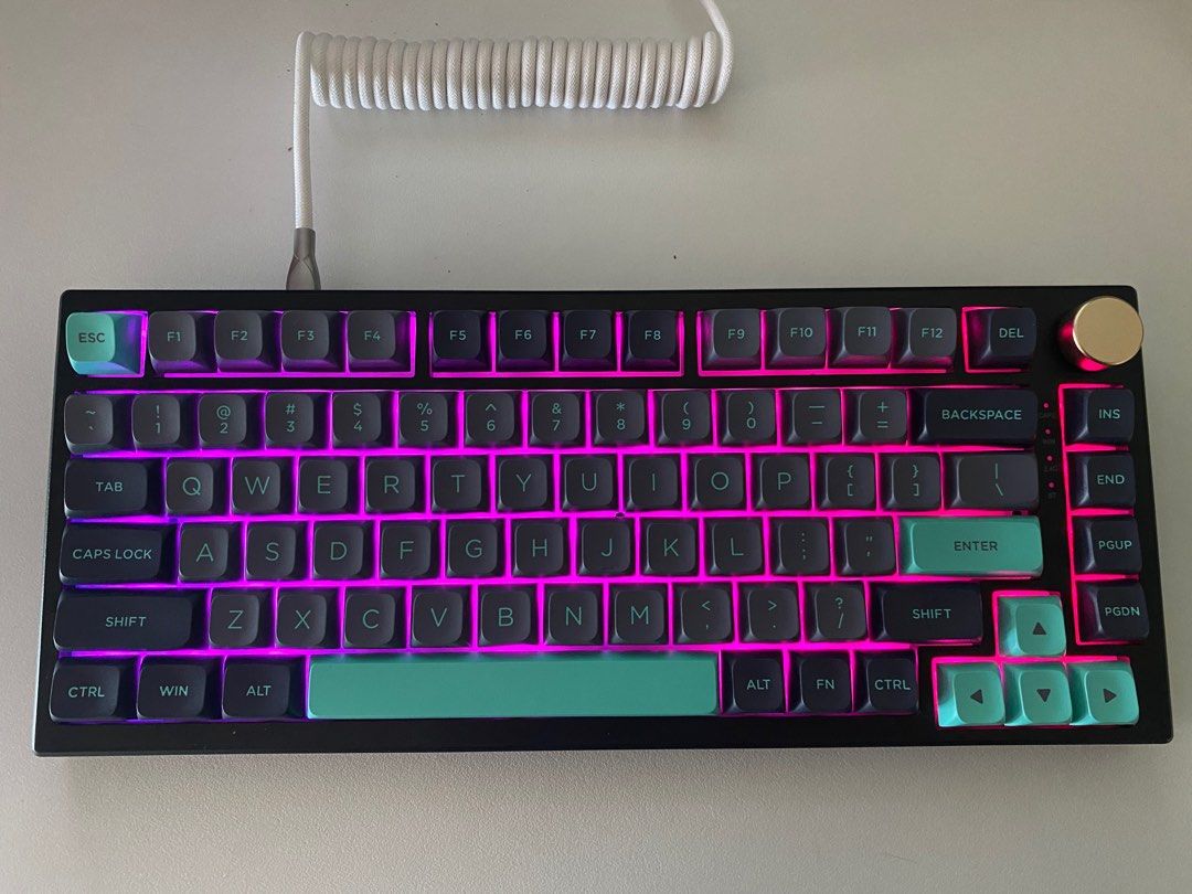 Ultra Thocky Custom Mechanical Keyboard - fully modded wireless ...