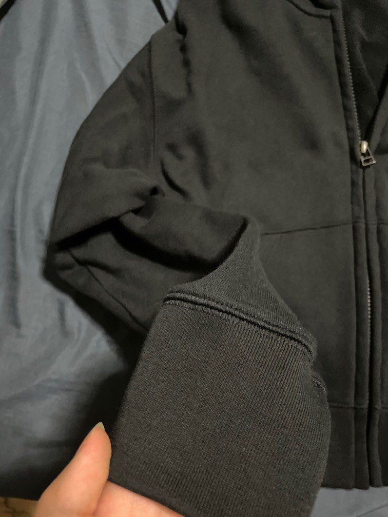 Uniqlo cropped jacket, Women's Fashion, Coats, Jackets and Outerwear on ...