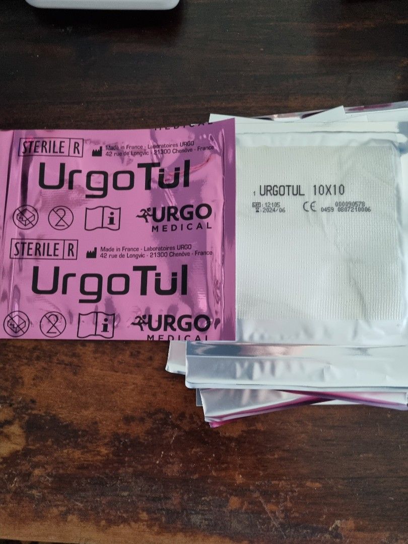 Urgo Tul dressing 10 x 10, Health & Nutrition, Medical Supplies & Tools ...