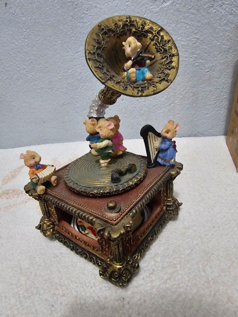 Vintage Gramophone Box (Resin Material), Hobbies & Toys, Memorabilia ...