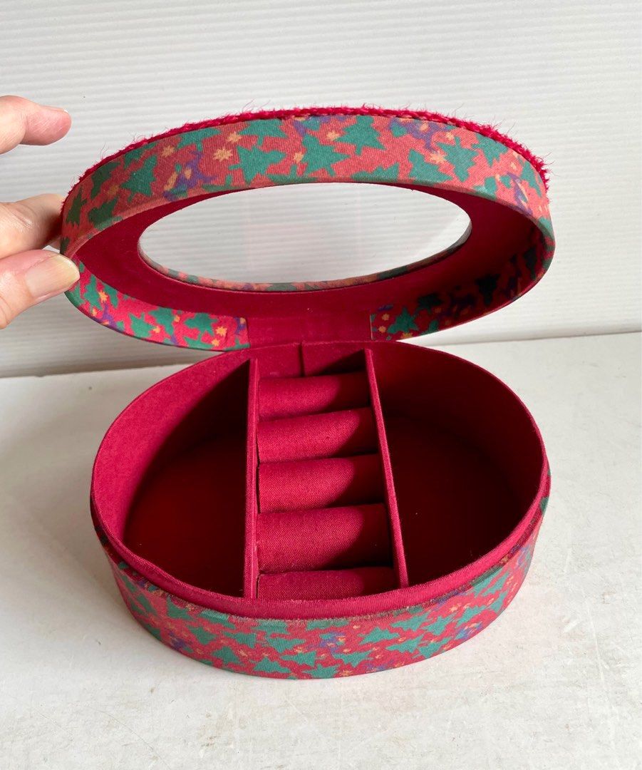 Vintage Oval-shaped Jewellery Box, Women's Fashion, Jewelry ...