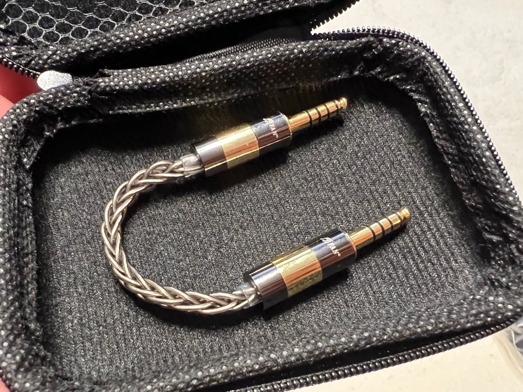 4.4mm Silver Interconnect with Case, Audio, Portable Audio Accessories ...