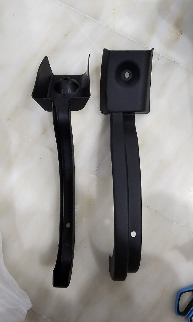 Boot arm plastic protector, Car Accessories, Accessories on Carousell