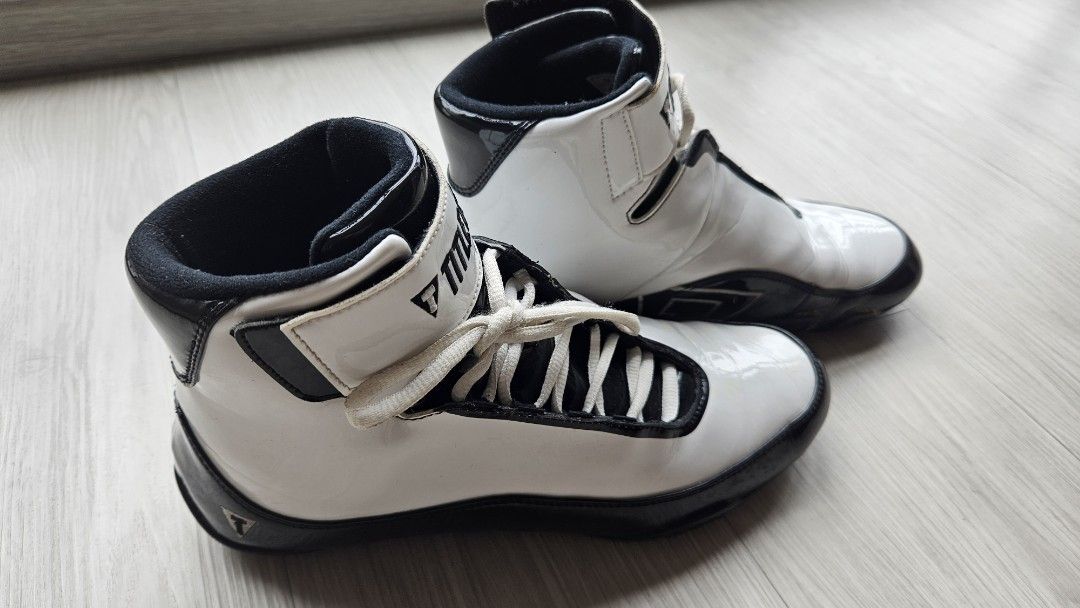 Boxing shoe. Title, Sports Equipment, Other Sports Equipment and ...