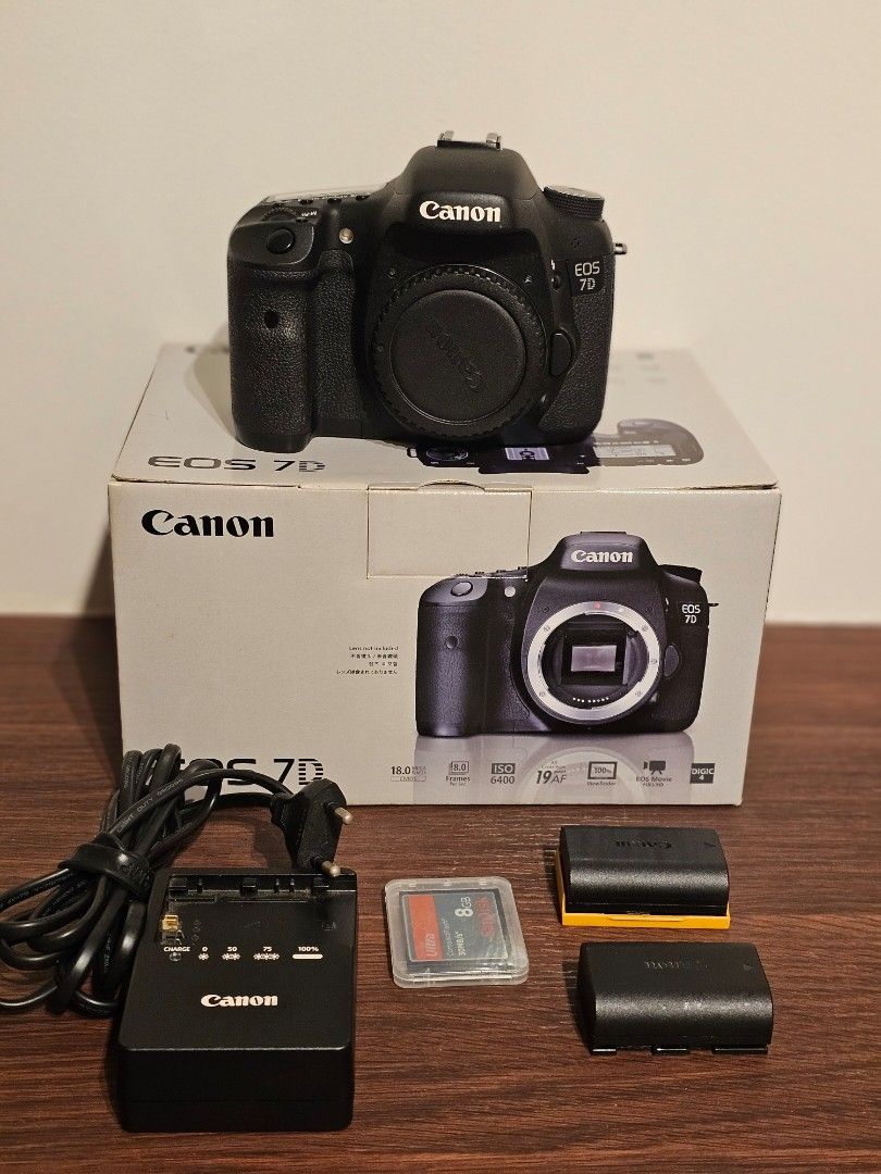 Canon EOS 7D Mark I (Low Shutter Count), Photography, Cameras on Carousell