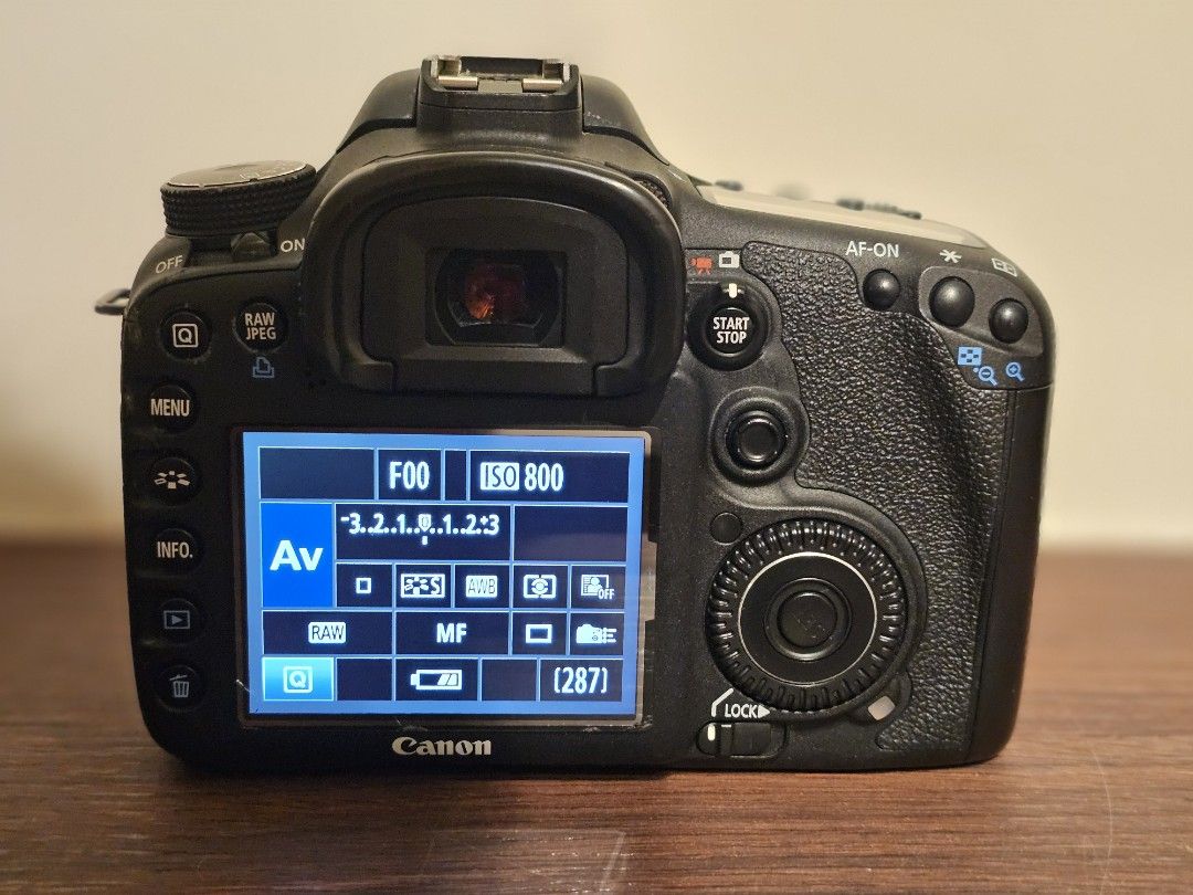 Canon EOS 7D Mark I (Low Shutter Count), Photography, Cameras on Carousell
