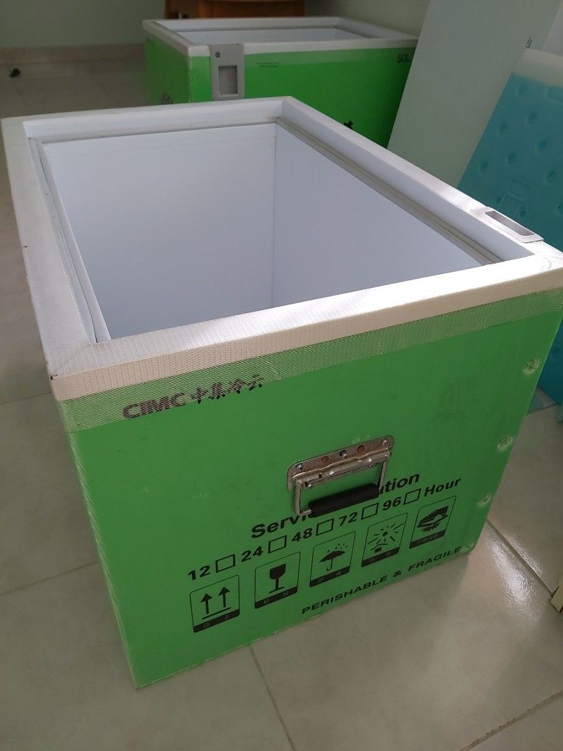 Large Cooler box 50L with handles, Food & Drinks, Chilled & Frozen Food ...