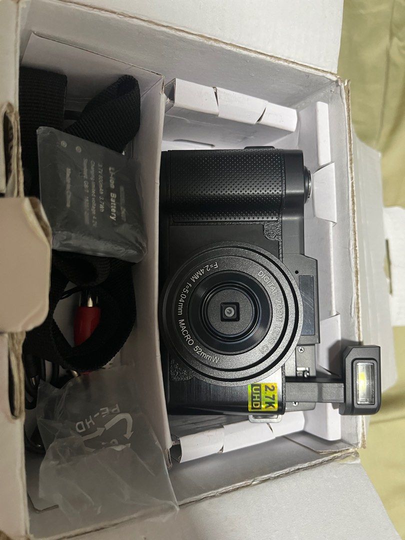 Digital/Vlogging camera, Photography, Cameras on Carousell