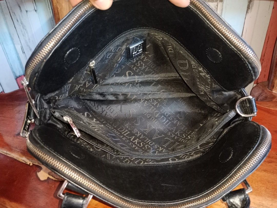 DILAKS HANDBAG & SHOULDER BAG, Women's Fashion, Bags & Wallets ...