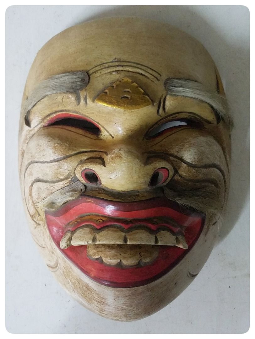 Dua Set Topeng Bali Kuno Ukir Alusan, Perabotan Rumah di Carousell