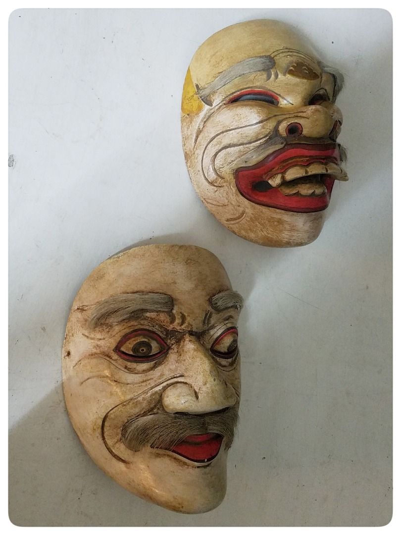 Dua Set Topeng Bali Kuno Ukir Alusan, Perabotan Rumah di Carousell