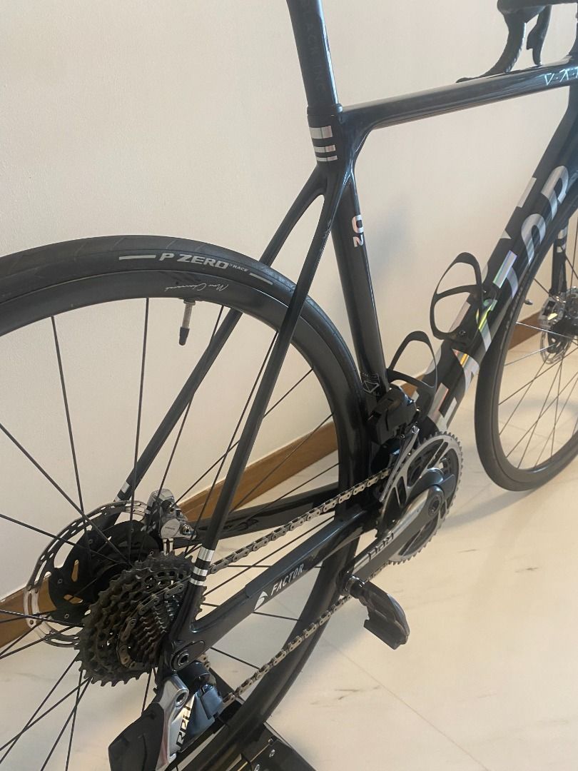 Factor O2 VAM Disc Chrome RED eTap AXS (54), Sports Equipment, Bicycles ...