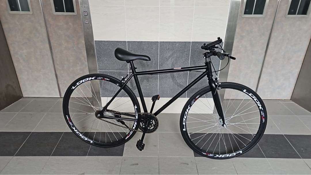 Fixie road bike, Sports Equipment, Bicycles & Parts, Bicycles on Carousell