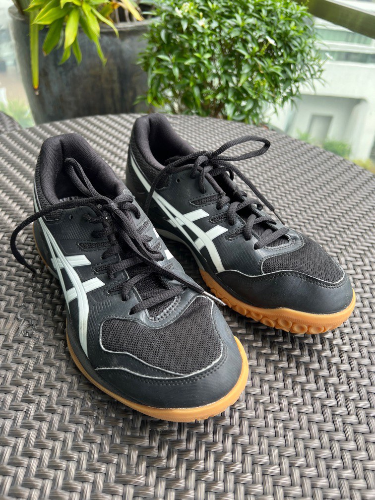 Floorball shoes, Men's Fashion, Footwear, Sneakers on Carousell