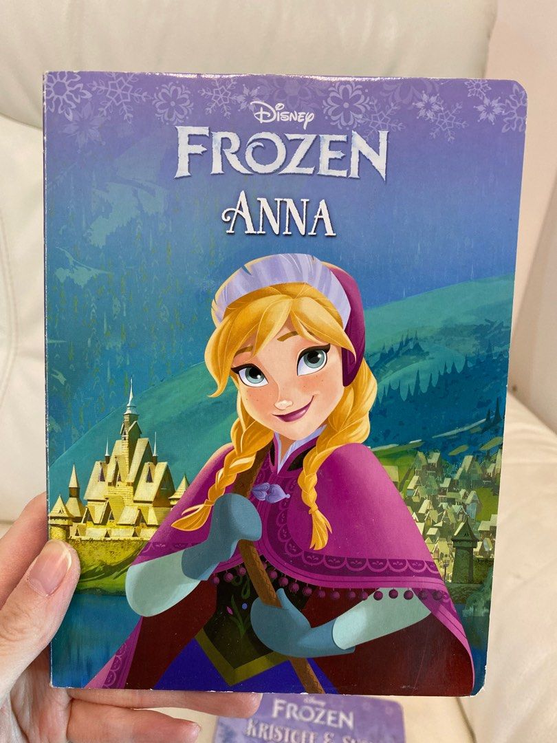 英文故事書frozen 一套四本 Elsa Anna story book, 興趣及遊戲, 書本 & 文具, 小說 & 故事書 - Carousell