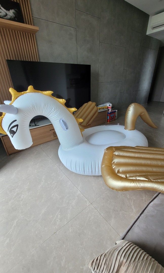 Giant Pegasus Pool Party Float, Sports Equipment, Sports & Games, Water ...