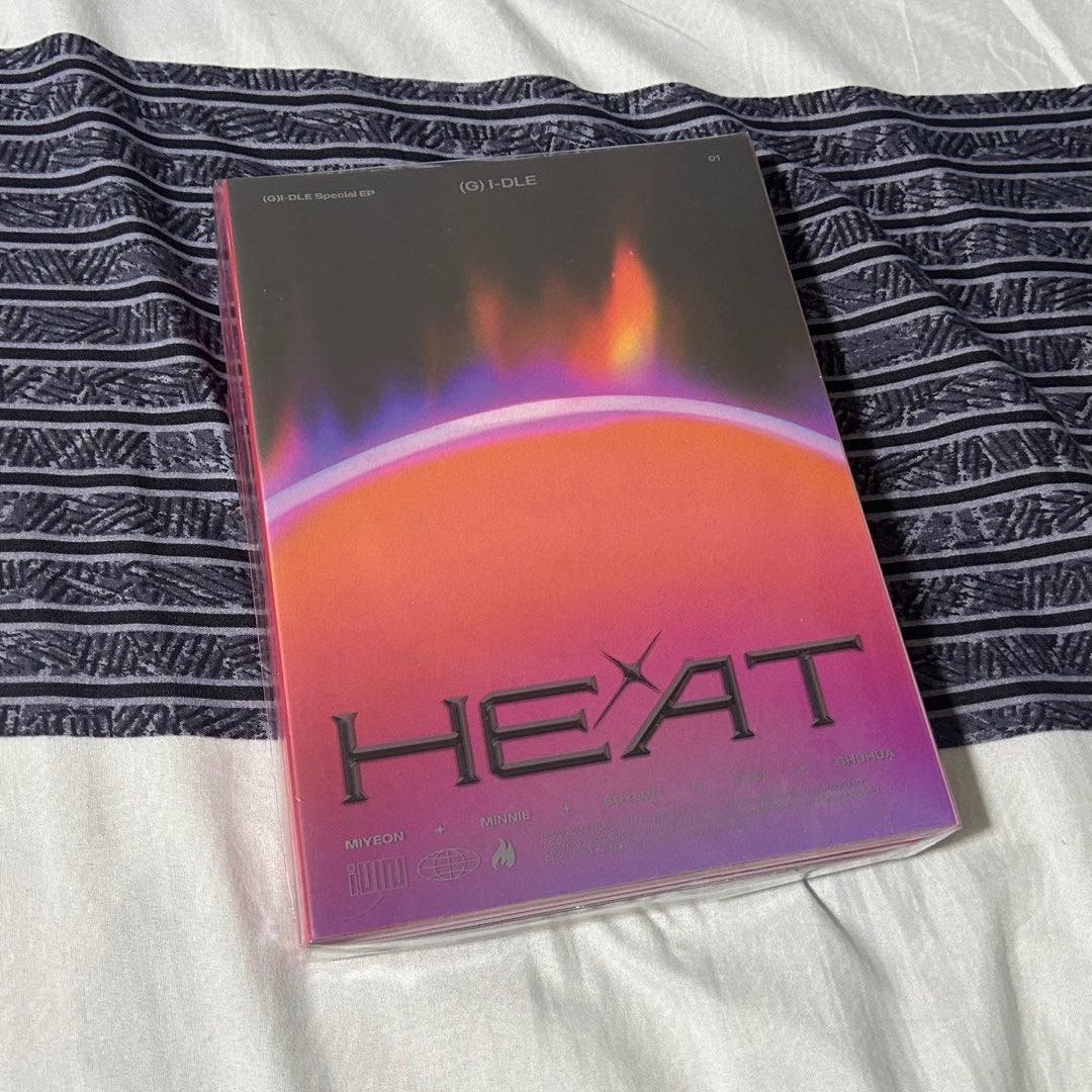 GIDLE HEAT EP (Blaze & Flare), Hobbies & Toys, Memorabilia ...