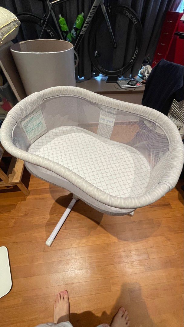 Halo BassiNest - baby bassinet, Babies & Kids, Baby Nursery & Kids ...