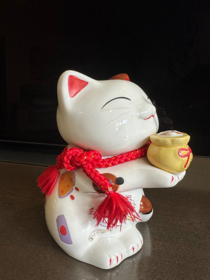 Japanese prosperity cat, Furniture & Home Living, Home Decor, Other ...