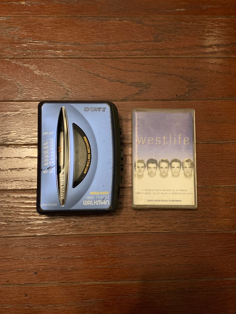 Jual Sony Walkman FX 195 Rare Biru asli, Elektronik, Audio di Carousell