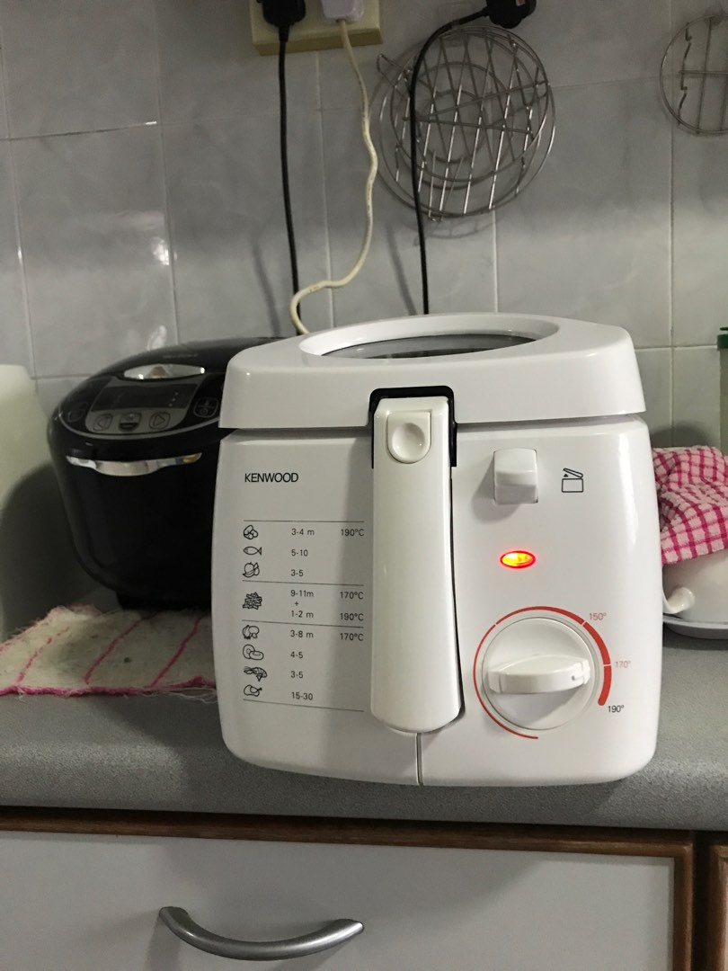 Kenwood deep fryer DF220, TV & Home Appliances, Kitchen Appliances ...