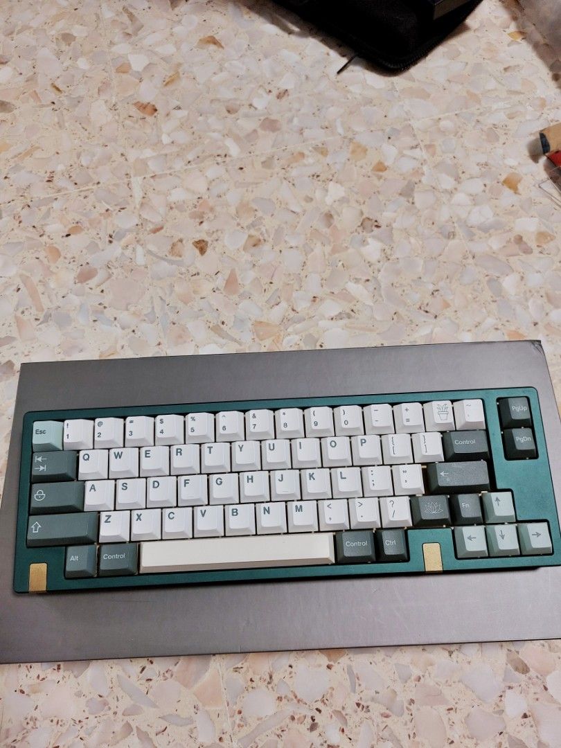 La Baguette Forest Green 66% Keyboard RGB, Computers & Tech, Parts ...