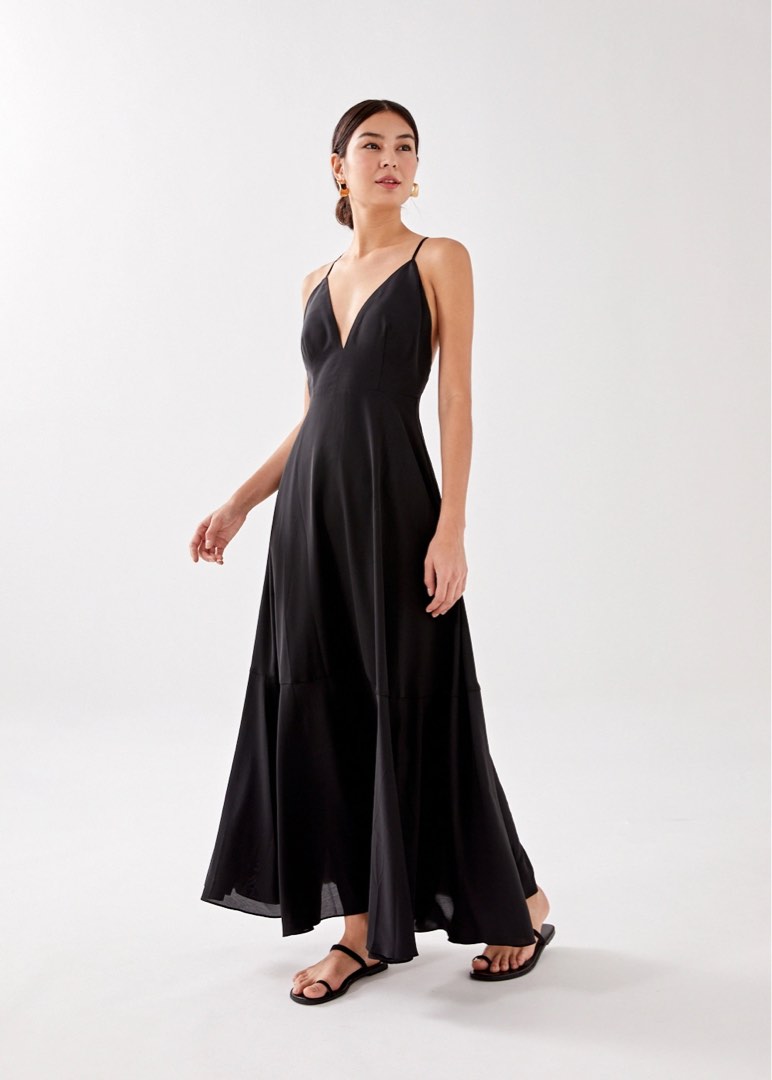LB Kaleni Padded Plunge Maxi Dress, Women's Fashion, Dresses & Sets ...