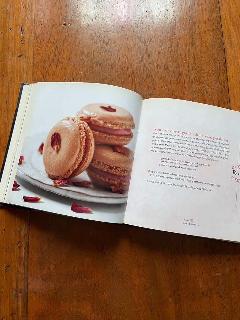 Les Petits Macarons: Colorful French Confections to Make at Home by ...