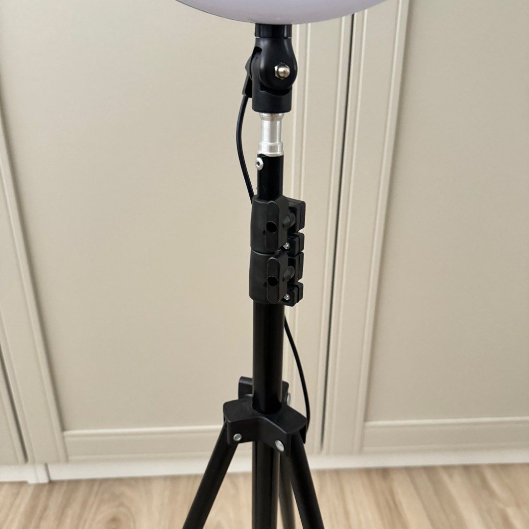 Live Stand Selfie Stand with Light, Photography, Photography ...