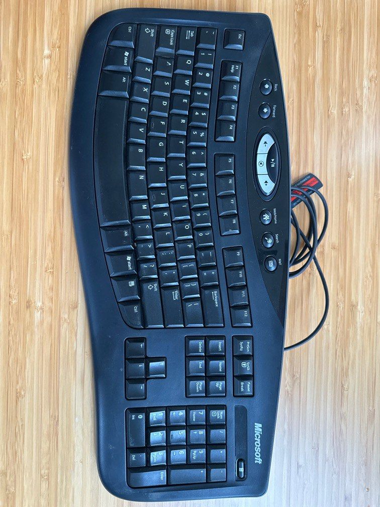 Microsoft Comfort Curve Keyboard 2000 v1.0 on Carousell