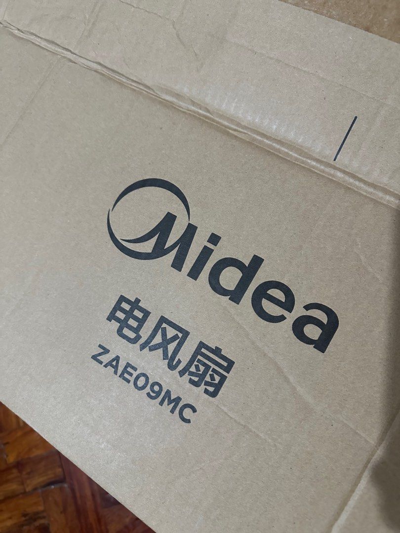 MIDEA Leafless Remote Control Tower Fan with Aromatherapy Cooling ...