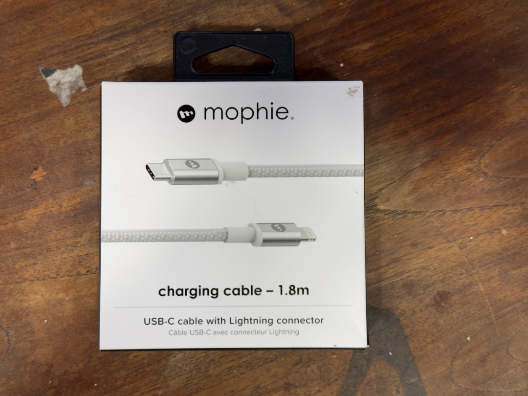 Mophie Fast Charge USB-C cable with Lightning connector - 1.8M Cable ...