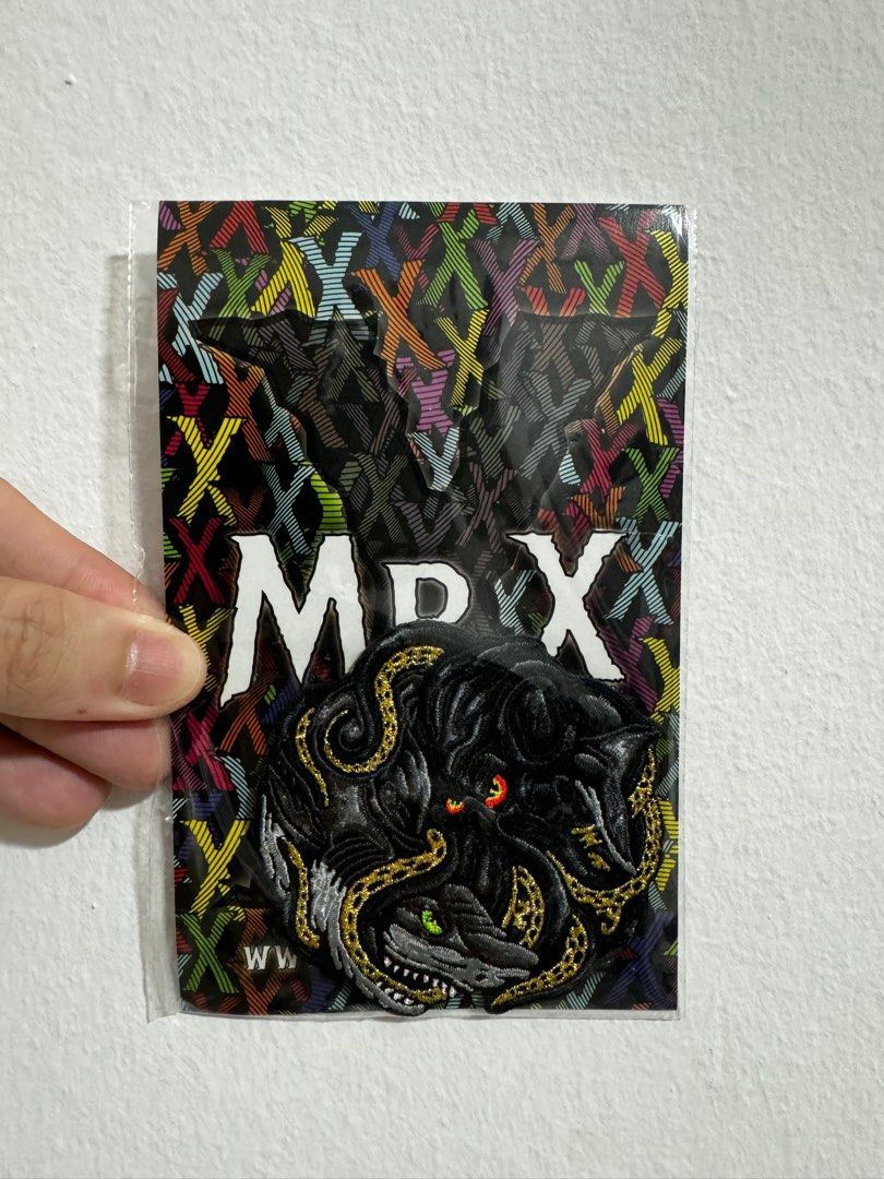 Mr X Label Morale Patch kraken vs Shark (Gold), Men's Fashion, Watches ...