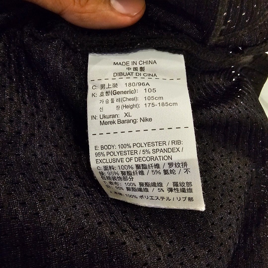 Nike Air Sando, Men's Fashion, Activewear on Carousell