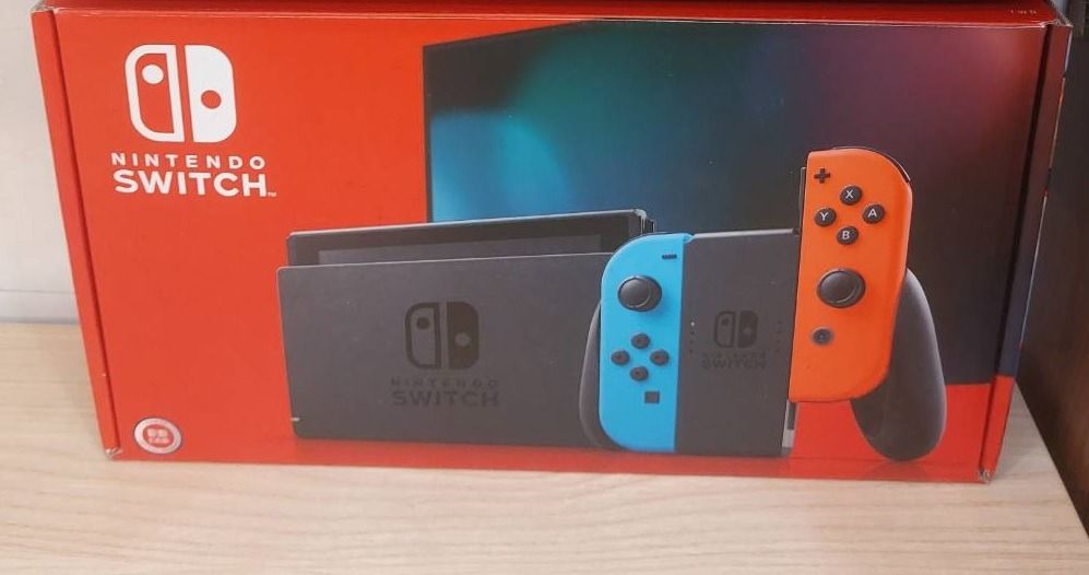 【Nintendo 任天堂】二手 NS Switch 【紅/藍】主機 電力加強版 9成新 保護貼 配件全在 功能全部正常, 電玩遊戲相關, 電玩主機, Nintendo 任天堂在旋轉拍賣