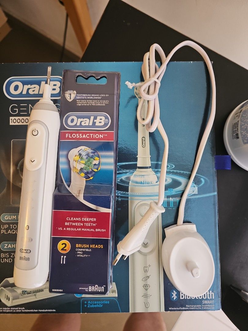 Oral B Genius 10000N, Beauty & Personal Care, Oral Care on Carousell