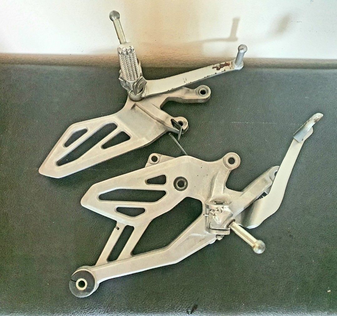 Original Yamaha R15 V3 Footrest, Motorcycles, Motorcycle Accessories on ...