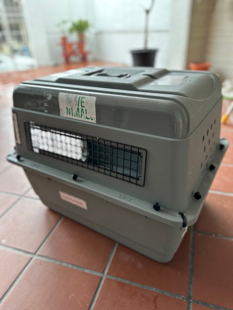 PETMATE “Sky Kennel” Pet Travel Crate for dogs / cats (IATA Standard ...