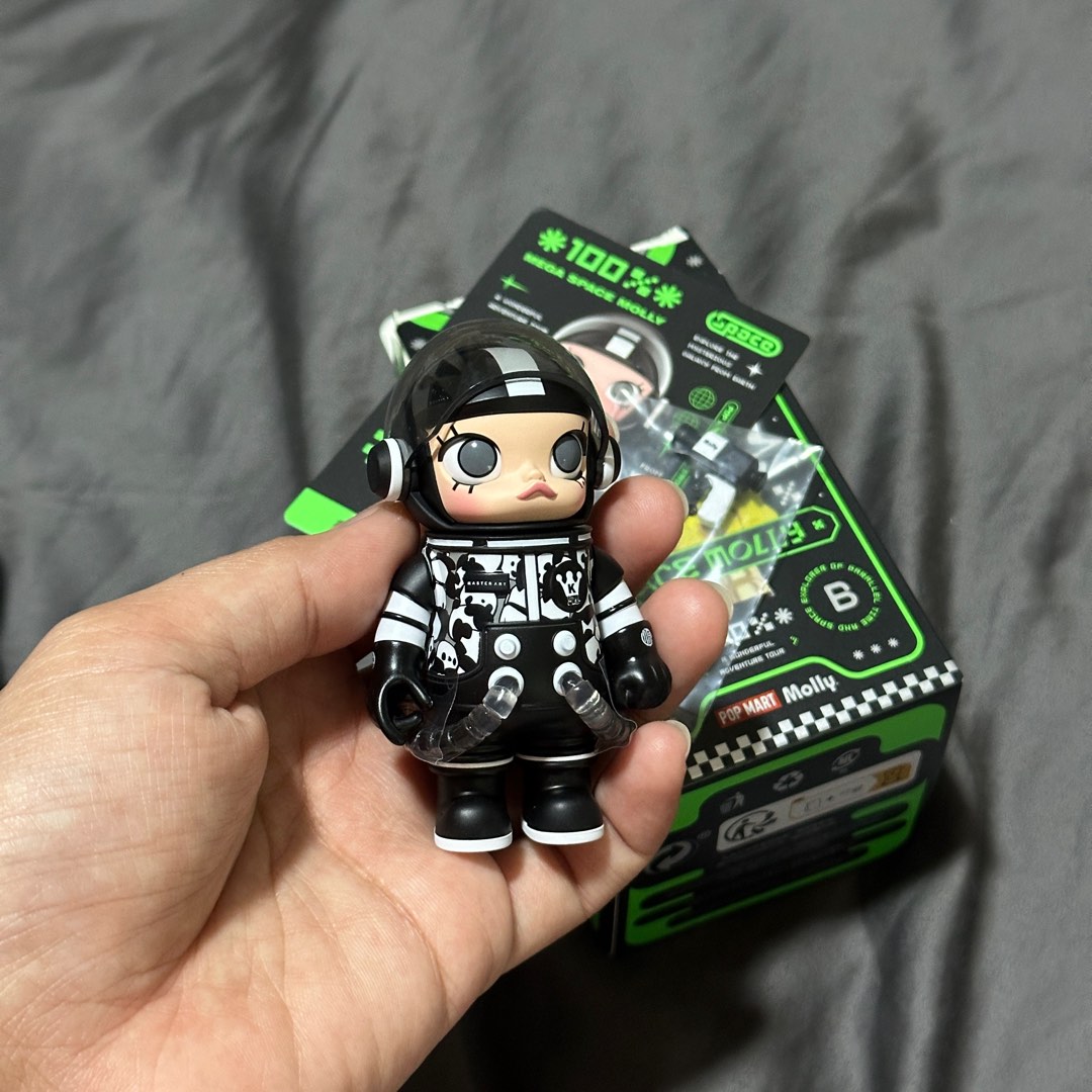 Popmart Mega Space Molly Meilin Panda, Hobbies & Toys, Toys & Games on ...