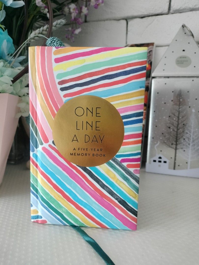 Rainbow One Line a Day A Five-Year Memory Book, Hobbies & Toys ...
