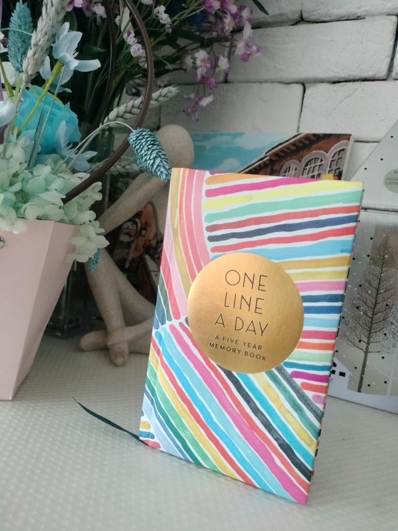 Rainbow One Line a Day A Five-Year Memory Book, Hobbies & Toys ...